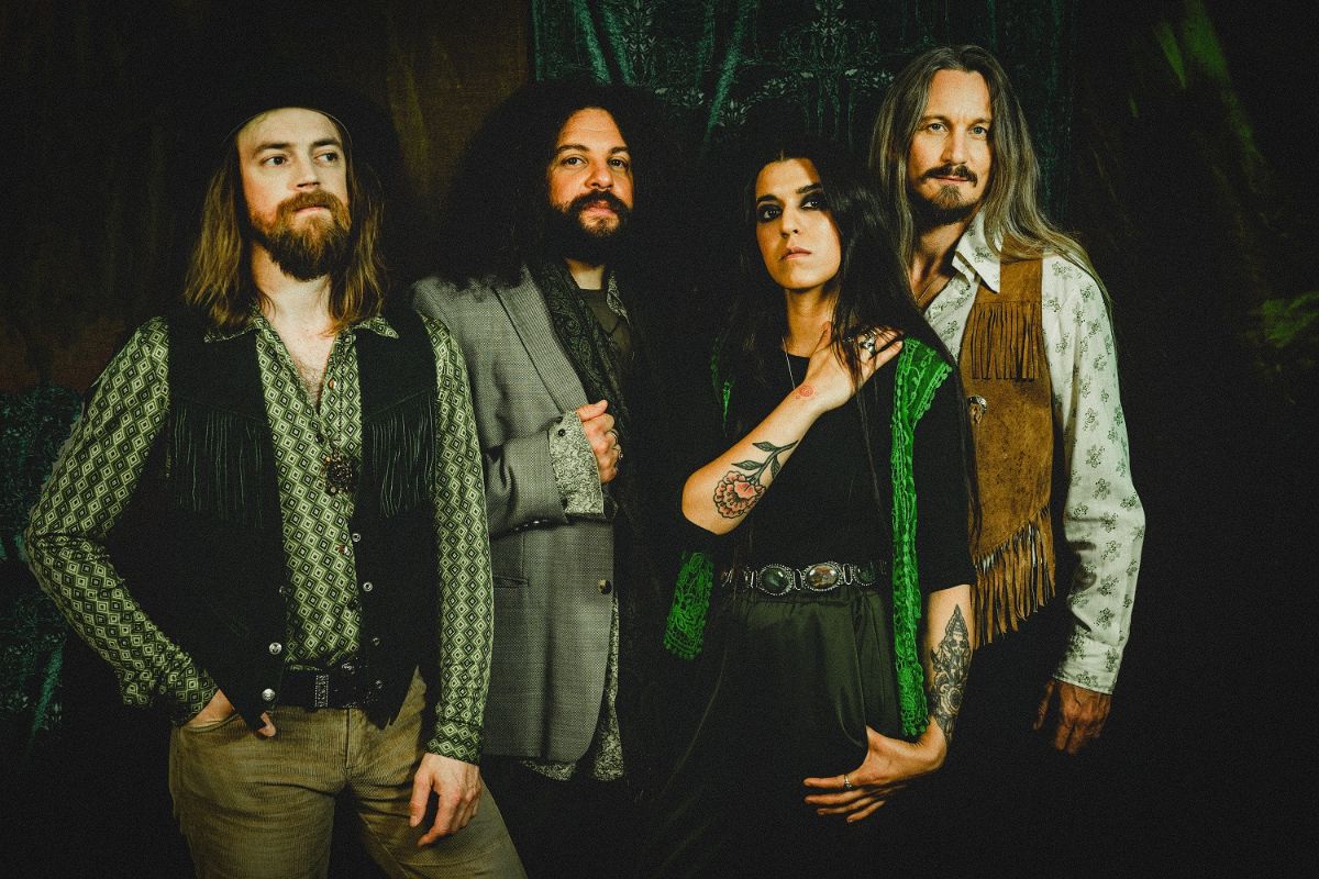 Siena Root presented music video for new digital single • GRIMM Gent