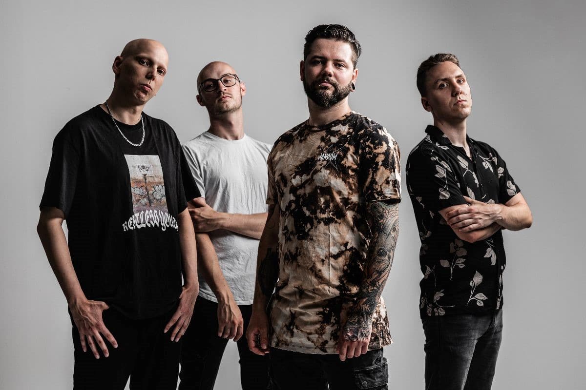 Mavis announced debut album and stream new single 'Calypso' • GRIMM Gent